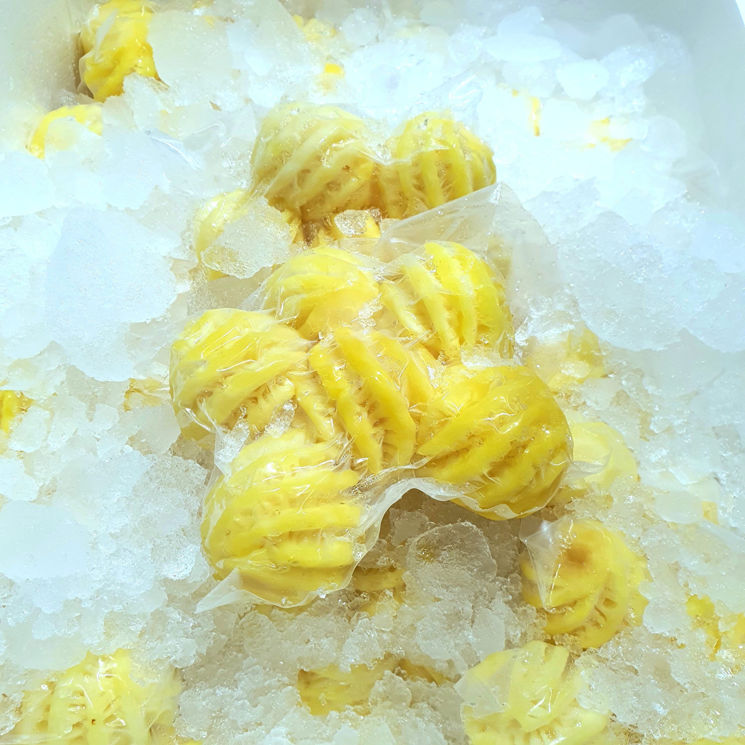 Thai Mini Crystal Pineapple (Deskinned Ready to Eat)(4-6pcs pack ...